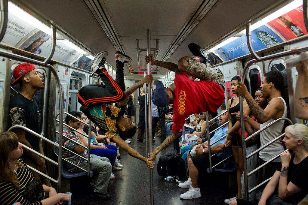City Life: Metro "Performers" | Voy